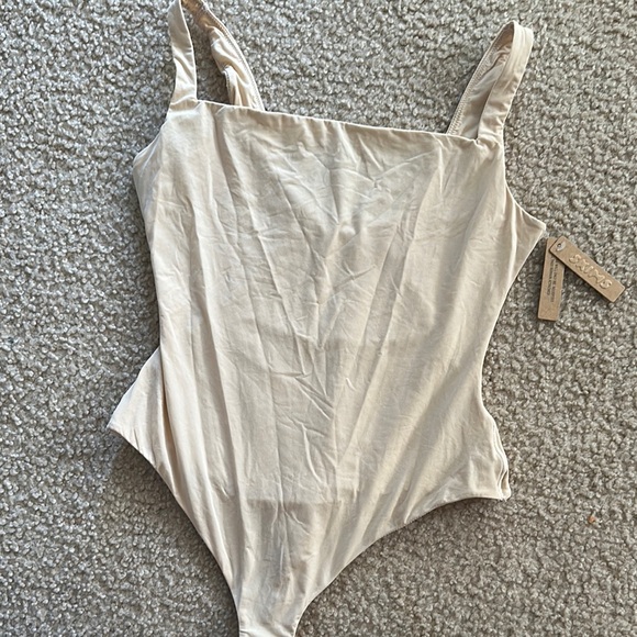 SKIMS | Tops | Skims Fits Everybody Square Neck Bodysuit | Poshmark